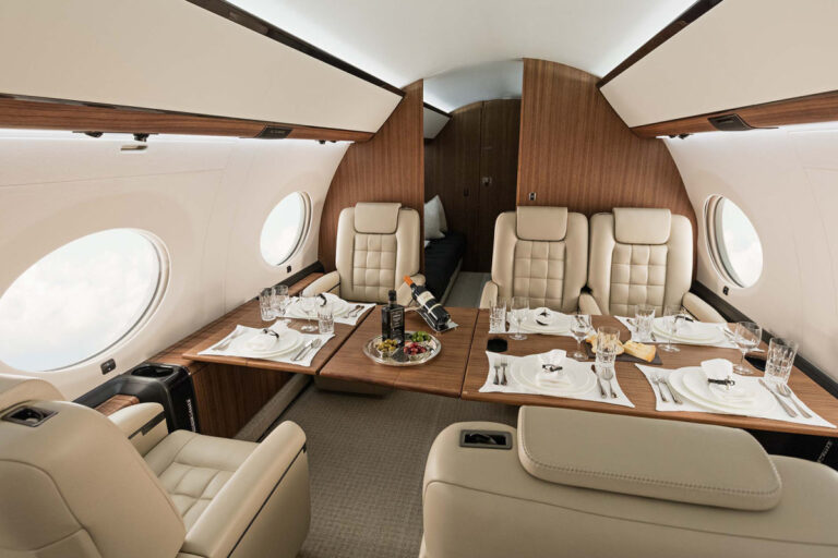 Bill Gates Visits Da Nang, Hoi An On Private Jet Gulfstream G650ER ...