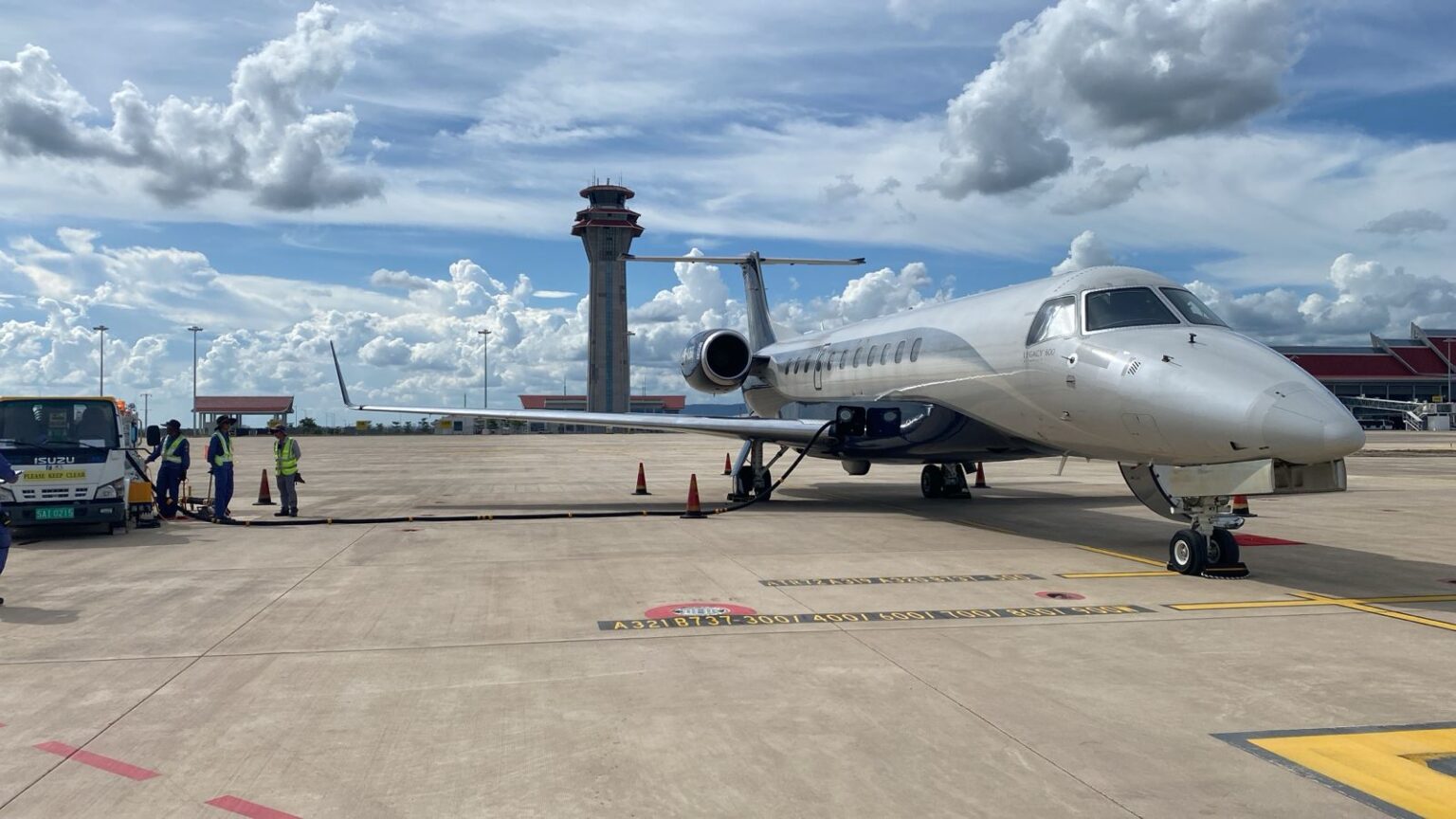 Bill Gates Visits Da Nang, Hoi An On Private Jet Gulfstream G650ER ...